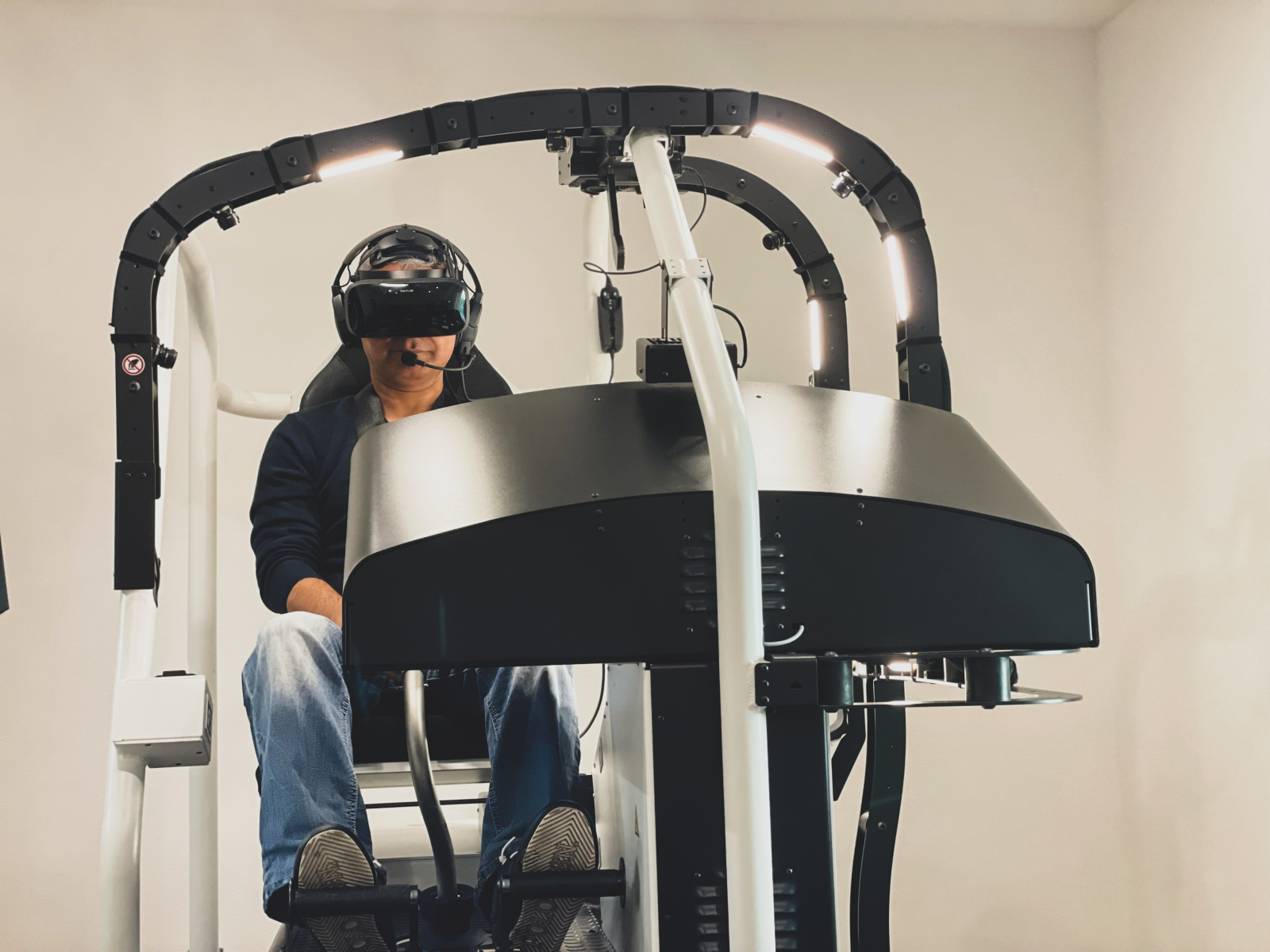 Full Motion Flight Simulator Zermatt - 40 min experience